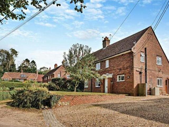 4 Bedroom Semi detached House For Sale In Newbury, Hampshire
