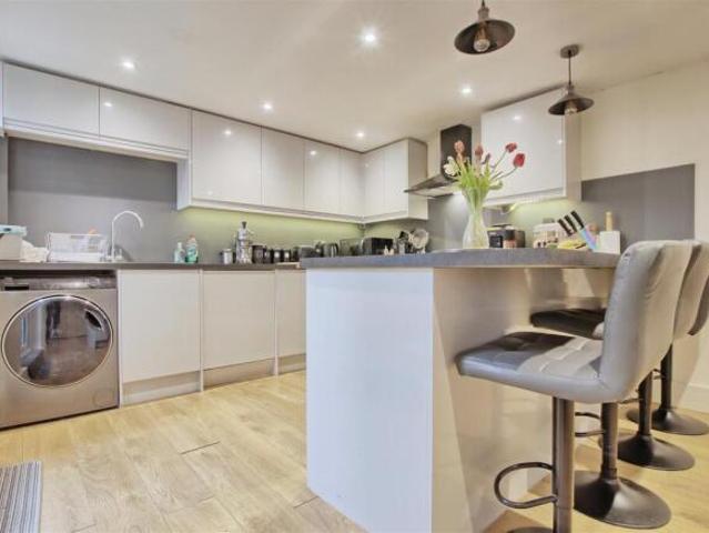 4 bedroom semi detached house for sale in Newmarket Road, Cambridge, CB5