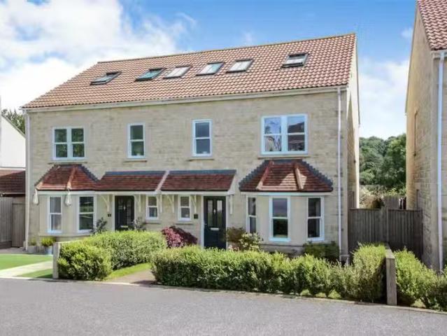 4 bedroom semi detached house for sale in North Road, Midsomer.