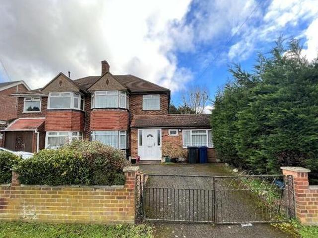 4 Bedroom Semi detached House For Sale In Northolt, Middlesex