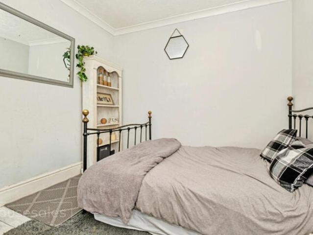 4 bedroom semi detached house for sale in Northfield Road, Worthing, BN13