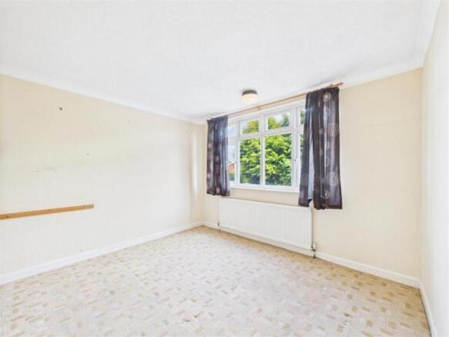 4 bedroom semi detached house for sale in Northlands, Sheffield, S26