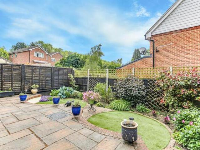 4 bedroom semi detached house for sale in Norheads Lane, Biggin Hill, TN16