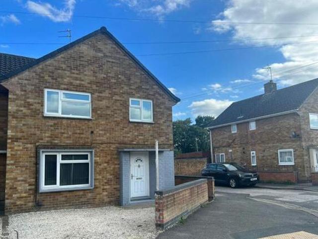 4 Bedroom Semi detached House For Sale In Nottingham, Derbyshire