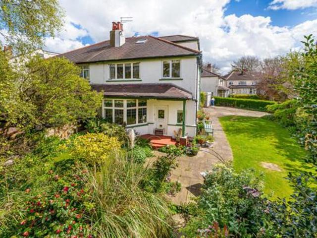 4 Bedroom Semi detached House For Sale In Oakwood, Leeds