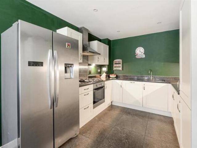 4 bedroom semi detached house for sale in Oakwood Park, Maidstone, ME16