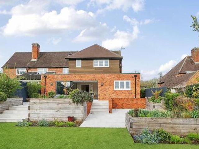 4 Bedroom Semi detached House For Sale In Odiham, Hook