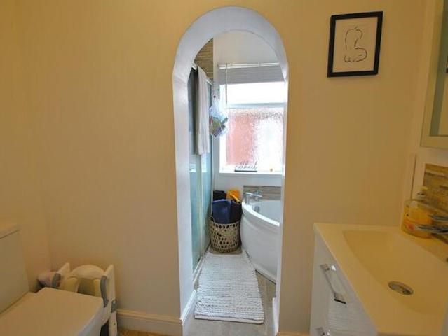 4 bedroom semi detached house for sale in Old Hexthorpe, Doncaster, DN4