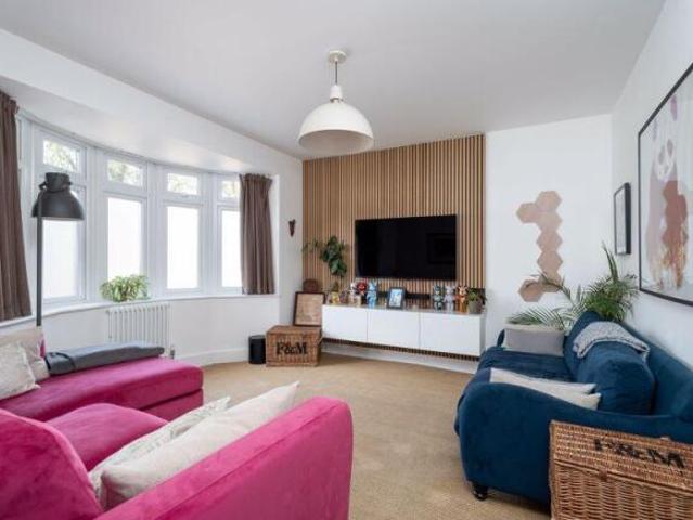 4 bedroom semi detached house for sale in Old Oak Road W3