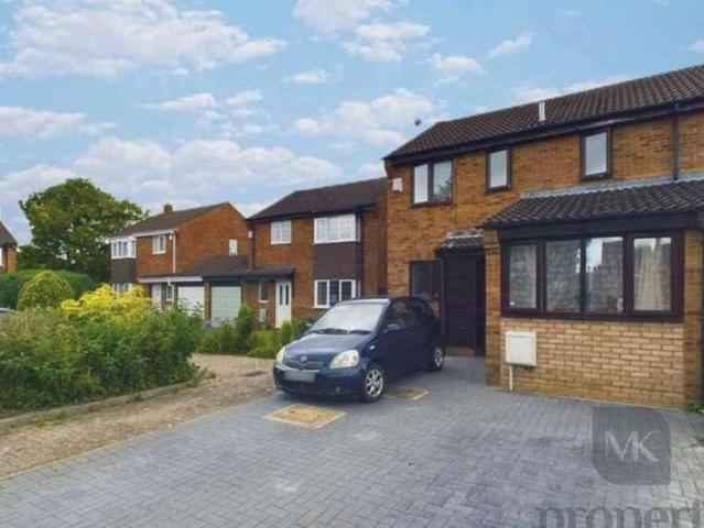4 bedroom semi detached house for sale in Oldbrook, MK6 3608.
