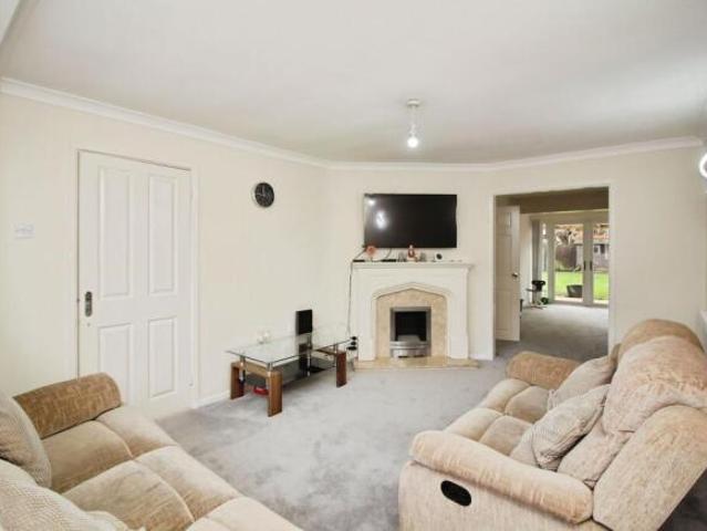 4 bedroom semi detached house for sale in Oriel Drive, Syston, LE7