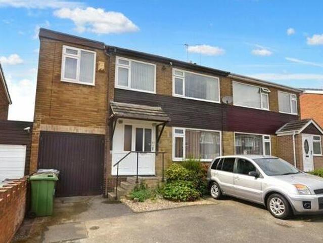 4 Bedroom Semi detached House For Sale In Oulton, Leeds