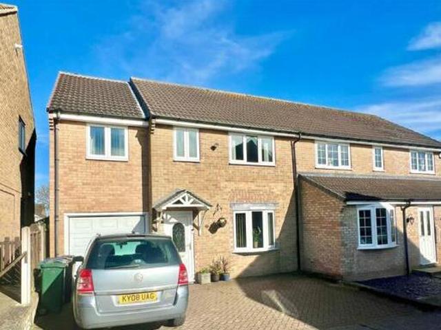 4 Bedroom Semi detached House For Sale In Penistone, Sheffield