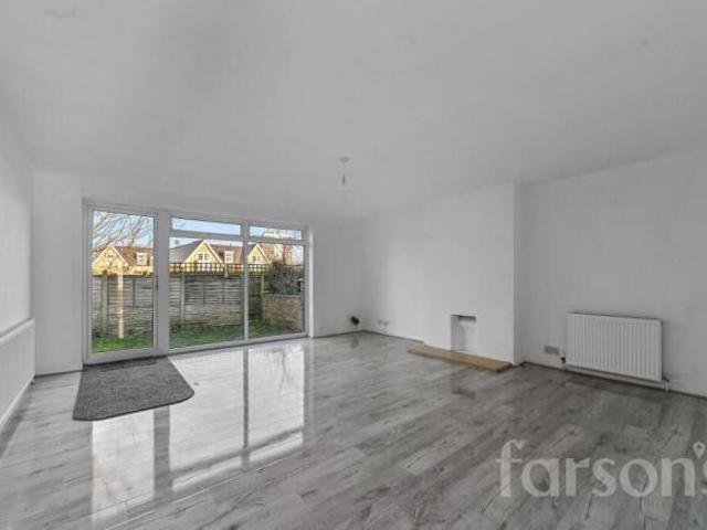 4 bedroom semi detached house for sale in Pennyfields, Warley, CM14