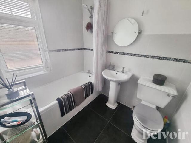 4 bedroom semi detached house for sale in Pearcroft Road, Ipswich, IP1