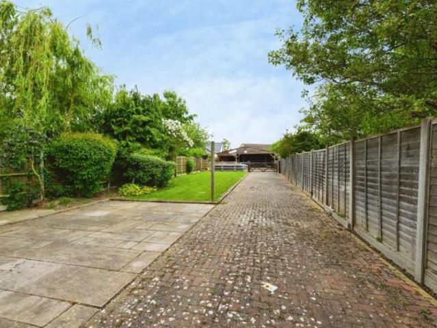 4 bedroom semi detached house for sale in Peterborough Road, Farcet, Peterborough, PE7