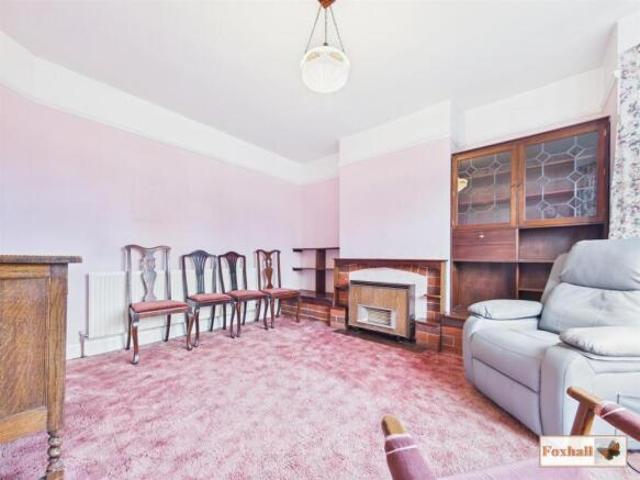 4 bedroom semi detached house for sale in Pine View Road, Ipswich, IP1