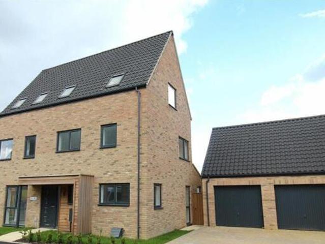 4 Bedroom Semi detached House For Sale In Poringland, Norwich
