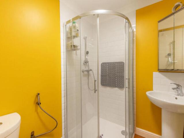 4 bedroom semi detached house for sale in Queens Avenue, Watford, WD18