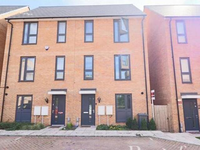 4 Bedroom Semi detached House For Sale In Rainham