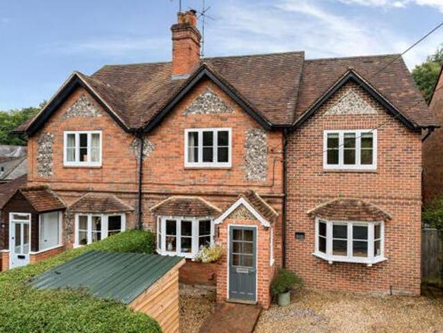 4 Bedroom Semi detached House For Sale In Reading, Berkshire
