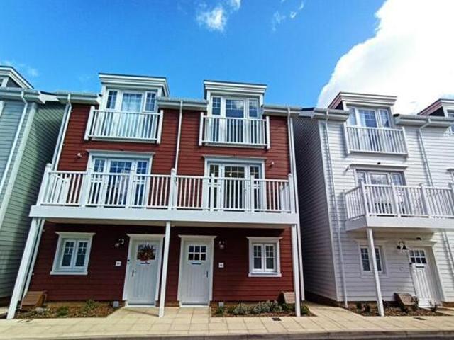 4 Bedroom Semi detached House For Sale In Reading