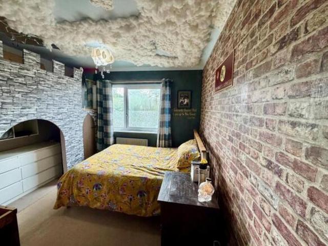 4 bedroom semi detached house for sale in Redland Drive, Kingsthorpe, Northampton NN2