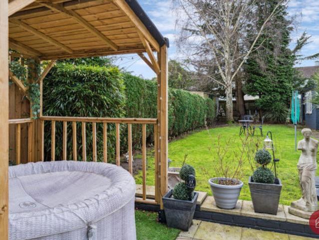 4 bedroom semi detached house for sale in Redmoor Close, Oxford, OX4