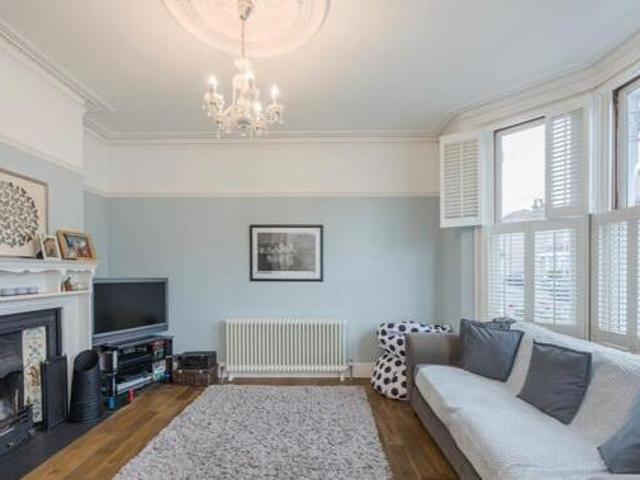 4 Bedroom Semi detached House For Sale In Romford, London