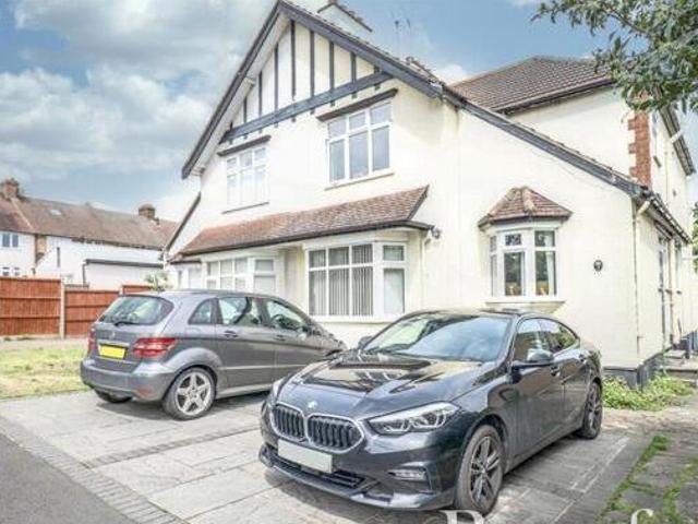 4 Bedroom Semi detached House For Sale In Romford