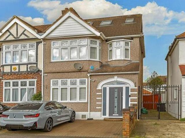 4 Bedroom Semi detached House For Sale In Romford