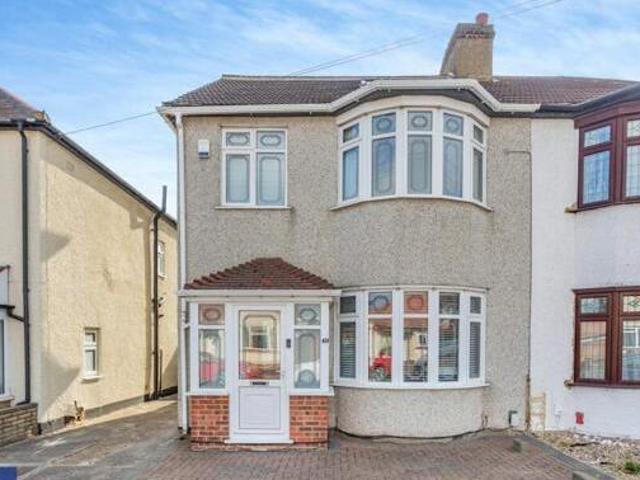 4 Bedroom Semi detached House For Sale In Romford