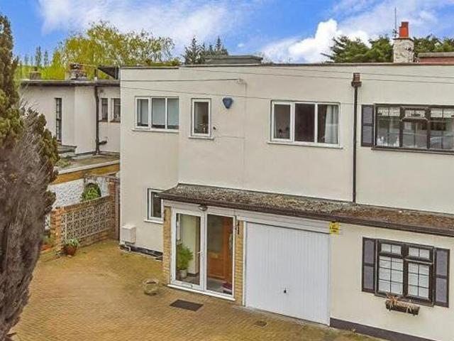 4 Bedroom Semi detached House For Sale In Romford
