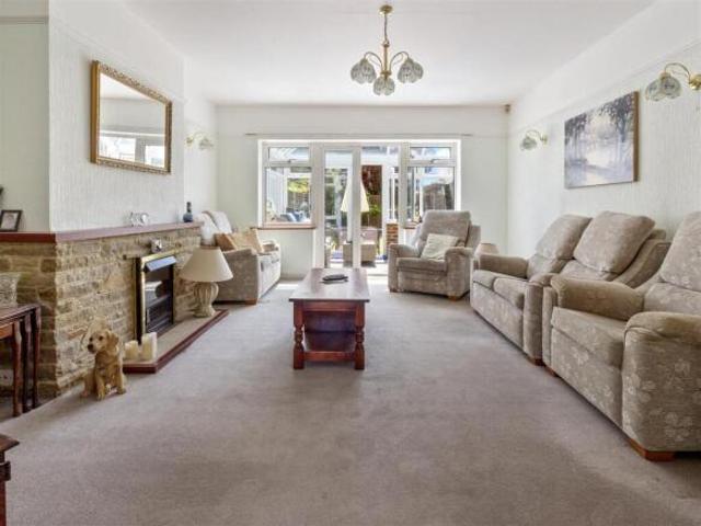 4 bedroom semi detached house for sale in Robson Road, Goring By Sea, Worthing, BN12