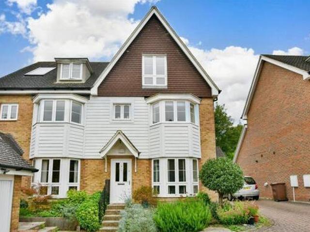 4 Bedroom Semi detached House For Sale In Rochester
