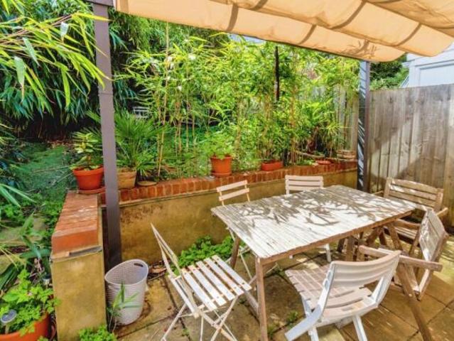 4 bedroom semi detached house for sale in Roselands Gardens, Southampton, Hampshire, SO17
