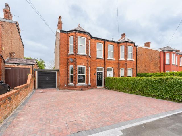 4 bedroom semi detached house for sale in Rosemary Lane, Formby, L37