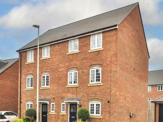 4 Bedroom Semi detached House For Sale In Rugby, Warwickshire
