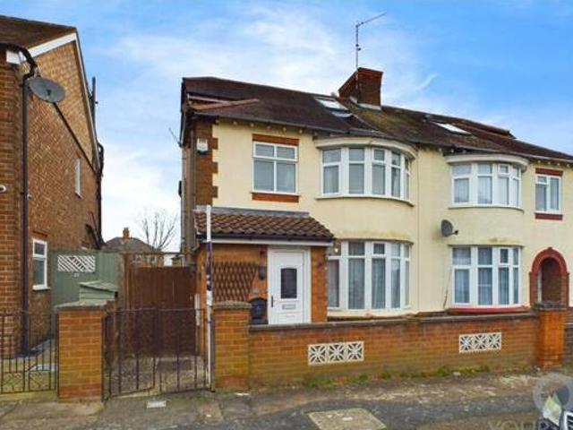 4 Bedroom Semi detached House For Sale In Rushden