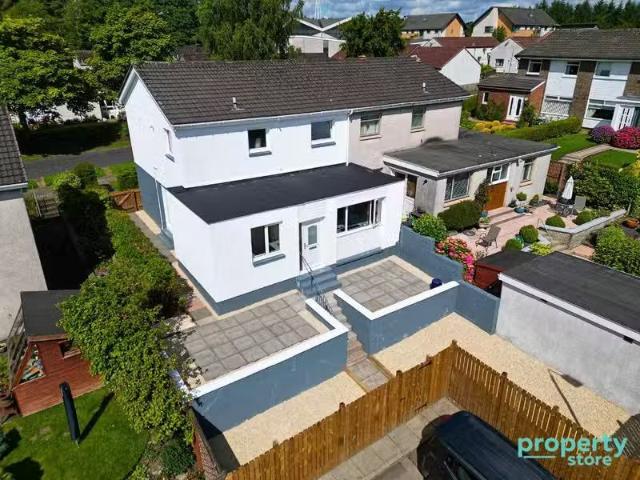 4 bedroom semi detached house for sale in Scalpay, East Kilbri.