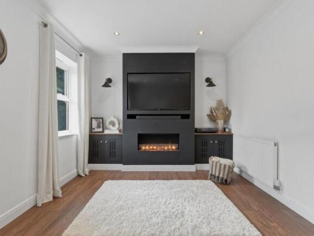 4 bedroom semi detached house for sale in Sandford Road, Syston, LE7