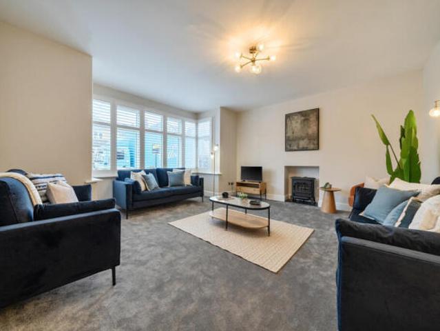 4 bedroom semi detached house for sale in Sandhurst Road, Sidcup, DA15