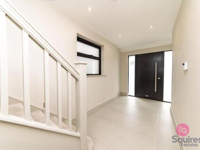 4 bedroom semi detached house for sale in Sandringham Gardens, London, N12