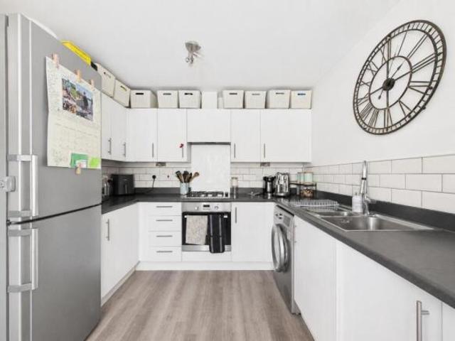4 bedroom semi detached house for sale in Sentinel Close, Worcester, Worcestershire, WR2