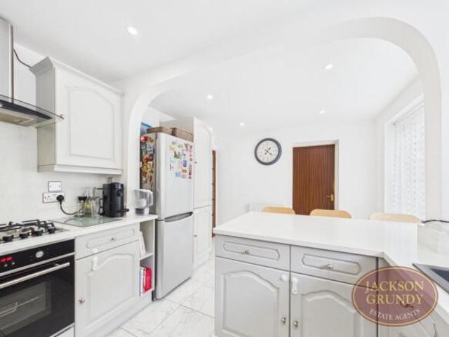 4 bedroom semi detached house for sale in Seaton Drive, Standens Barn, NN3 9SS, NN3
