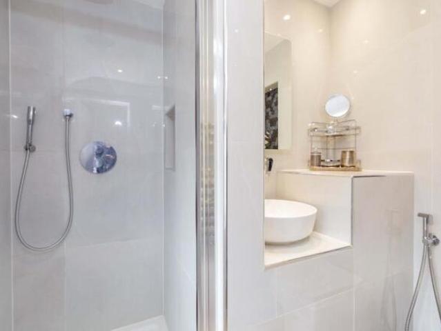 4 bedroom semi detached house for sale in Seacourt Road, Langley, SL3