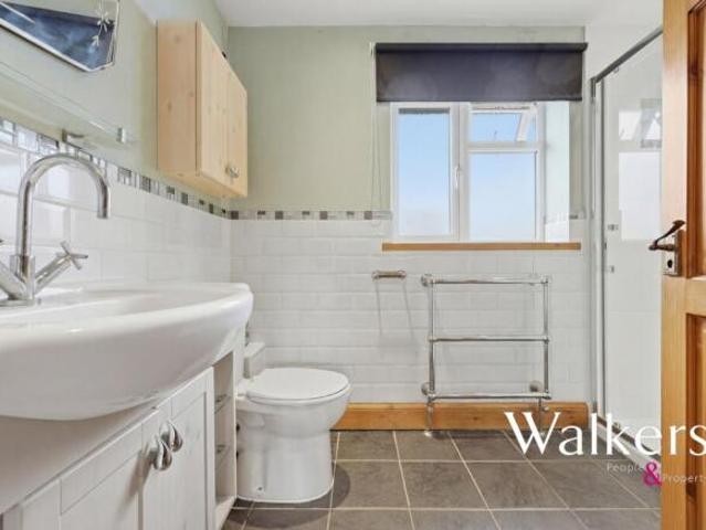 4 bedroom semi detached house for sale in Skylark Walk, Chelmsford, CM2