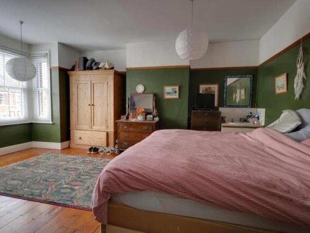 4 bedroom semi detached house for sale in Shirley, Southampton, SO15