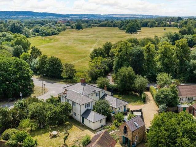 4 bedroom semi detached house for sale in Simpson, Milton Keynes, MK6