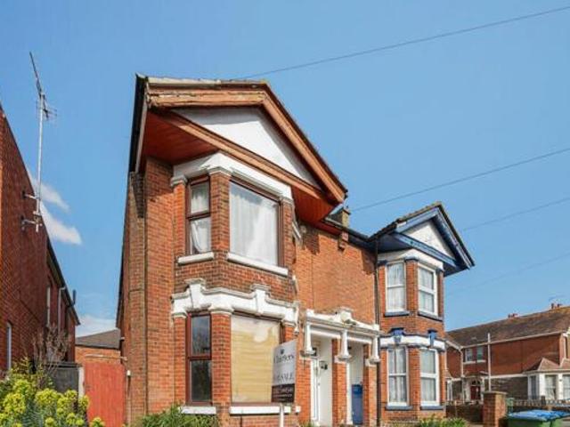 4 Bedroom Semi detached House For Sale In Southampton, Hampshire